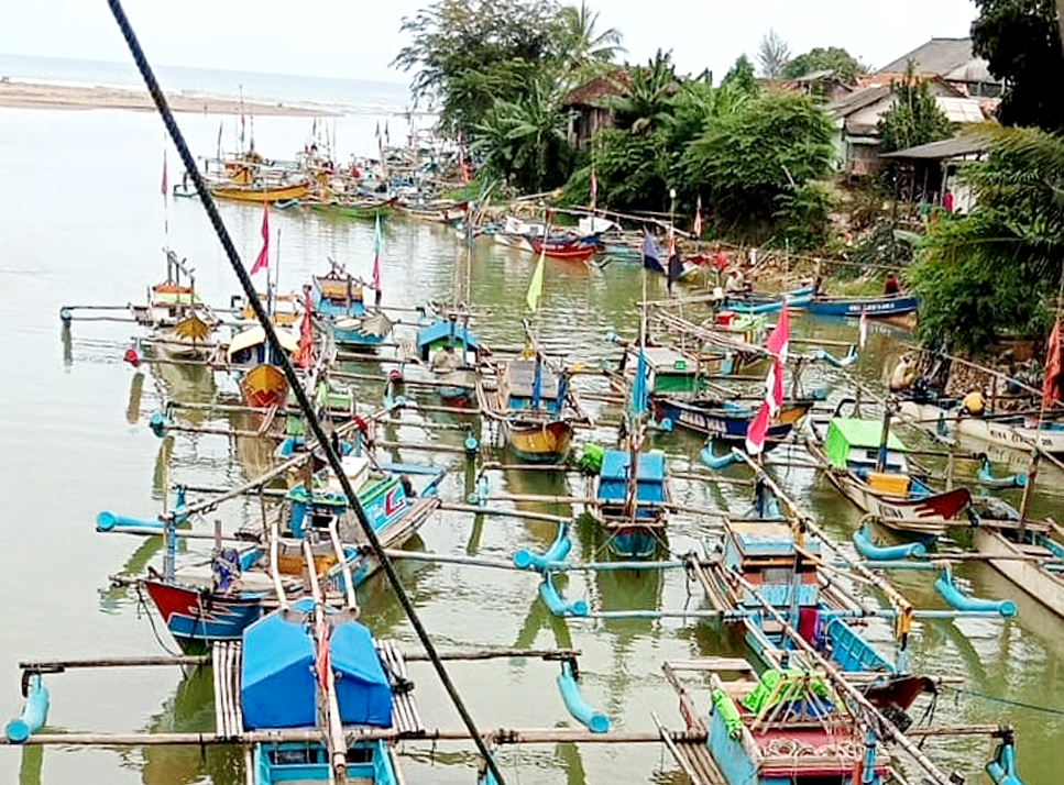 Gelombang Capai 4 Meter - radarbanten.co.id